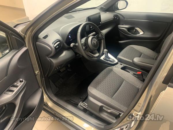 Toyota Yaris Cross 2023 Tallina, ar dzinēja tilpumu 1.50 L un nobraukumu 6 tūkst. km par 23900 €, foto 7 vietnē AUTOMOTO.COM.LV