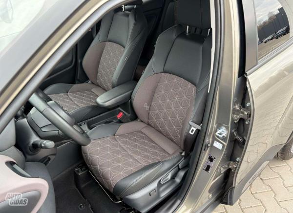 Toyota Yaris Cross 2024 in Kaunas, with an engine capacity of 1.50 L and mileage of 11 thousand km for 23800 €, photo 10 on AUTOMOTO.COM.LV