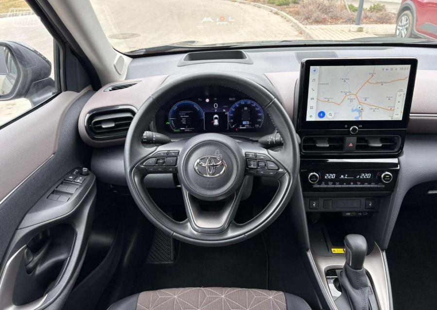 Toyota Yaris Cross 2024 in Kaunas, with an engine capacity of 1.50 L and mileage of 11 thousand km for 23800 €, photo 11 on AUTOMOTO.COM.LV