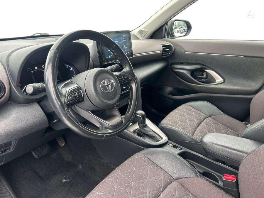 Zaļš Toyota Yaris Cross 2022 Klaipėda, ar dzinēja tilpumu 1.49 L un nobraukumu 143 tūkst. km par 22500 €, foto 11 vietnē AUTOMOTO.COM.LV