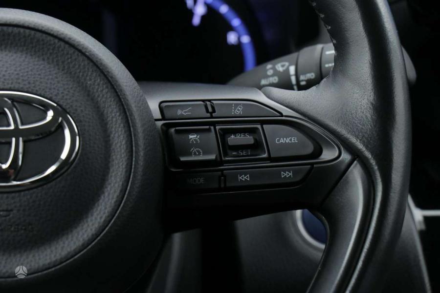 Зеленый Тойота Yaris Cross 2022 в Вильнюс, объемом двигателя 1.49 л и пробегом 77 тыс. км за 24990 €, фото 31 на AUTOMOTO.COM.LV