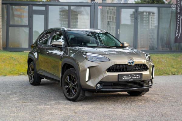 Зеленый Тойота Yaris Cross 2022 в Вильнюс, объемом двигателя 1.49 л и пробегом 153 тыс. км за 17500 €, фото 1 на AUTOMOTO.COM.LV