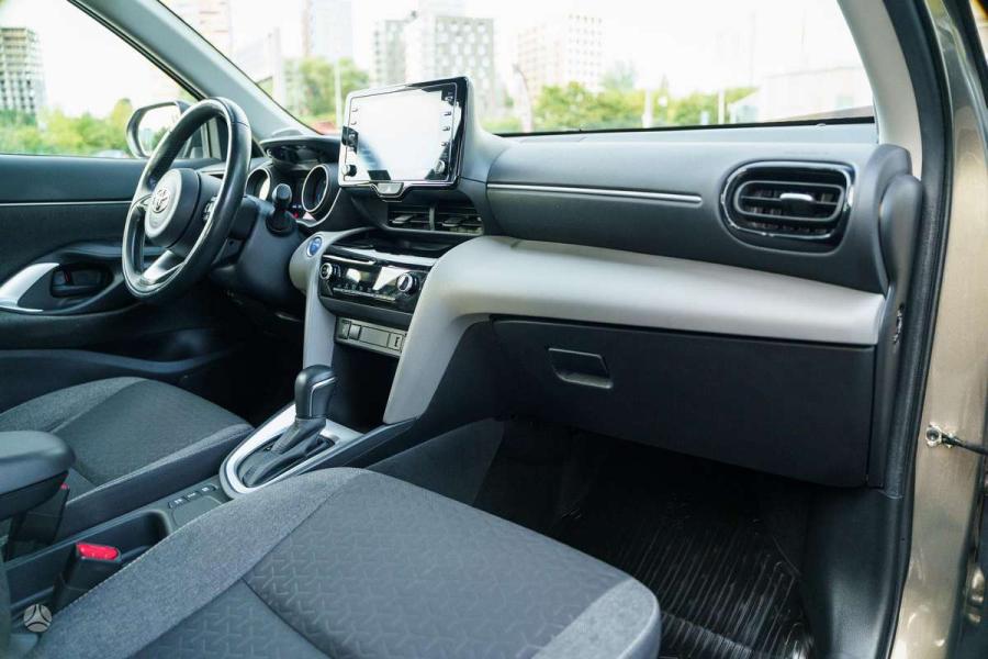 Зеленый Тойота Yaris Cross 2022 в Вильнюс, объемом двигателя 1.49 л и пробегом 153 тыс. км за 17500 €, фото 21 на AUTOMOTO.COM.LV