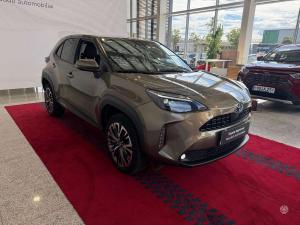 Зеленый Тойота Yaris Cross 2023 в Шяуляй, объемом двигателя 1.49 л и пробегом 61 тыс. км за 23900 €, фото 3 на AUTOMOTO.COM.LV