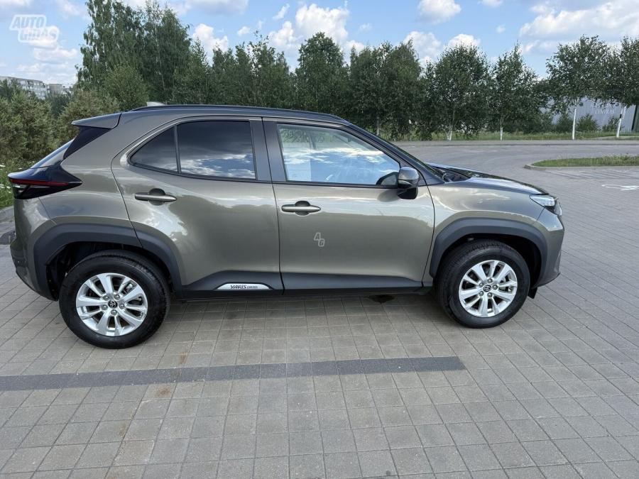 Zaļš Toyota Yaris Cross 2024 Viļņa, ar dzinēja tilpumu 1.50 L un nobraukumu 8 tūkst. km par 24000 €, foto 1 vietnē AUTOMOTO.COM.LV