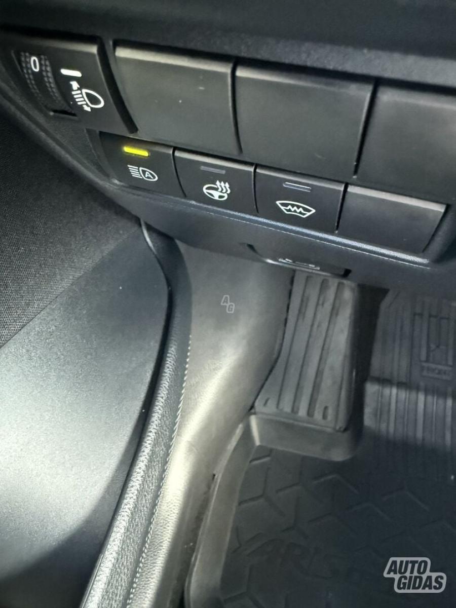 Zaļš Toyota Yaris Cross 2024 Viļņa, ar dzinēja tilpumu 1.50 L un nobraukumu 8 tūkst. km par 24000 €, foto 4 vietnē AUTOMOTO.COM.LV