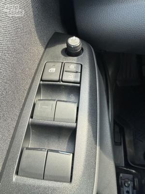 Zaļš Toyota Yaris Cross 2024 Viļņa, ar dzinēja tilpumu 1.50 L un nobraukumu 8 tūkst. km par 24000 €, foto 6 vietnē AUTOMOTO.COM.LV