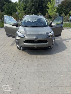 Zaļš Toyota Yaris Cross 2024 Viļņa, ar dzinēja tilpumu 1.50 L un nobraukumu 8 tūkst. km par 24000 €, foto 7 vietnē AUTOMOTO.COM.LV