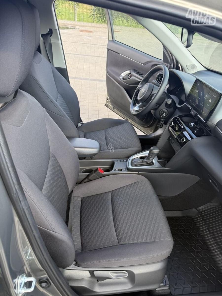 Zaļš Toyota Yaris Cross 2024 Viļņa, ar dzinēja tilpumu 1.50 L un nobraukumu 8 tūkst. km par 24000 €, foto 9 vietnē AUTOMOTO.COM.LV