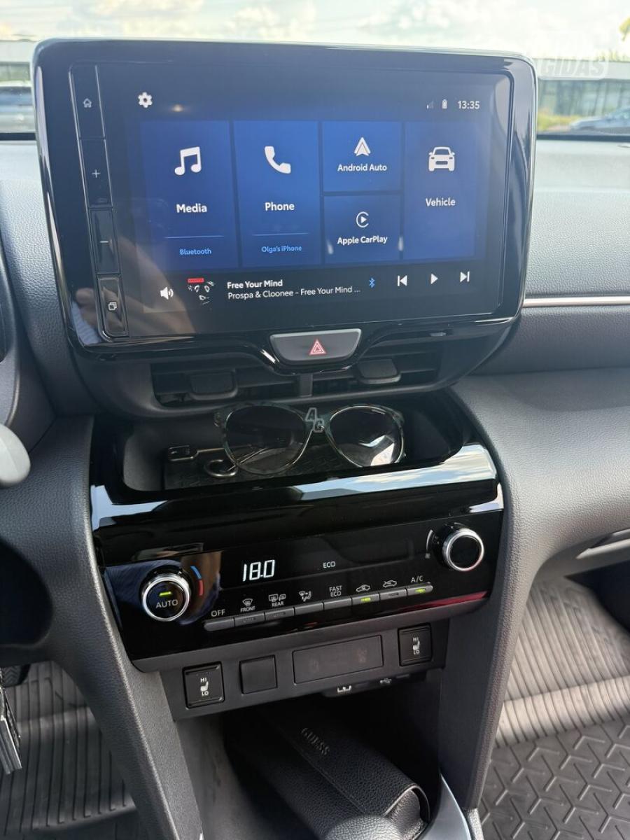 Zaļš Toyota Yaris Cross 2024 Viļņa, ar dzinēja tilpumu 1.50 L un nobraukumu 8 tūkst. km par 24000 €, foto 13 vietnē AUTOMOTO.COM.LV