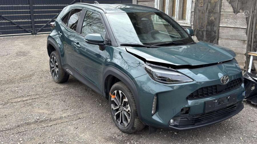 Зеленый Тойота Yaris Cross 2025 в Ионава, объемом двигателя 1.50 л и пробегом 10 тыс. км за 11400 €, фото 1 на AUTOMOTO.COM.LV