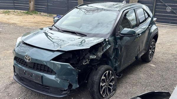 Zaļš Toyota Yaris Cross 2025 Jonava, ar dzinēja tilpumu 1.50 L un nobraukumu 10 tūkst. km par 11400 €, foto 3 vietnē AUTOMOTO.COM.LV