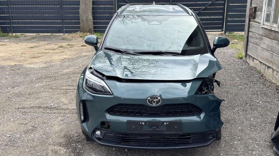 Zaļš Toyota Yaris Cross 2025 Jonava, ar dzinēja tilpumu 1.50 L un nobraukumu 10 tūkst. km par 11000 €, foto 1 vietnē AUTOMOTO.COM.LV