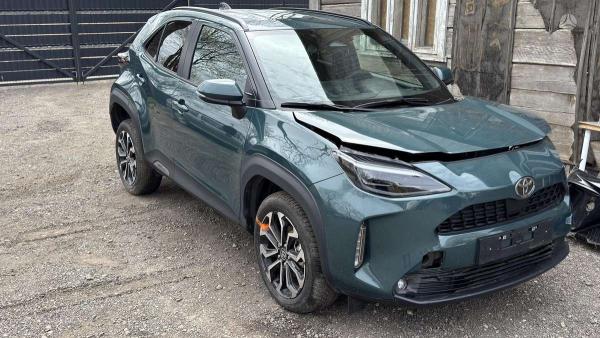 Green Toyota Yaris Cross 2025 in Jonava, with an engine capacity of 1.50 L and mileage of 10 thousand km for 11000 €, photo 9 on AUTOMOTO.COM.LV
