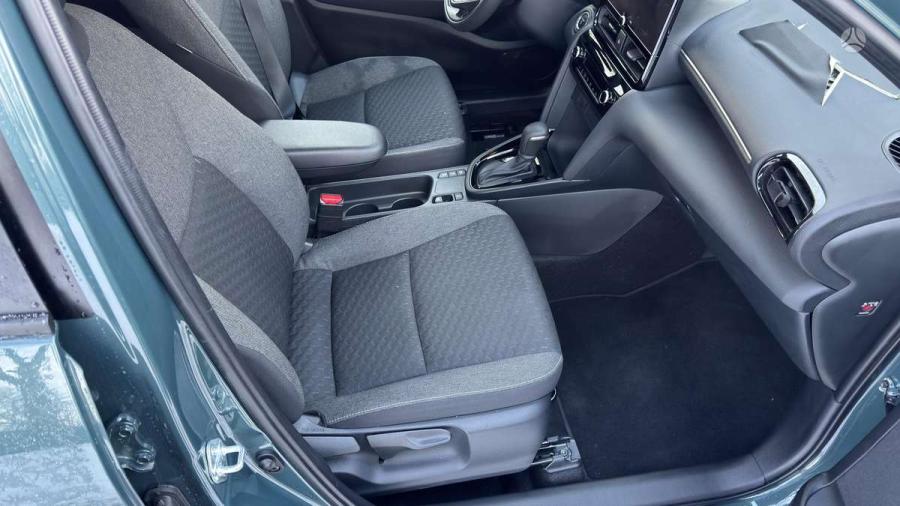 Zaļš Toyota Yaris Cross 2025 Jonava, ar dzinēja tilpumu 1.50 L un nobraukumu 10 tūkst. km par 11000 €, foto 18 vietnē AUTOMOTO.COM.LV