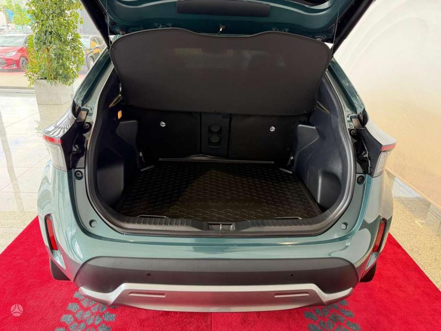 Zaļš Toyota Yaris Cross 2025 Šauļi, ar dzinēja tilpumu 1.49 L un nobraukumu 5 tūkst. km par 29900 €, foto 6 vietnē AUTOMOTO.COM.LV