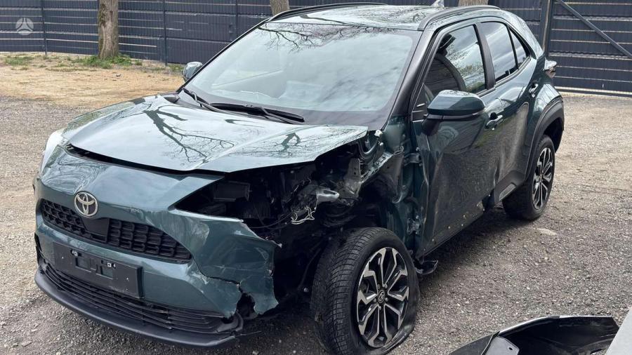 Zaļš Toyota Yaris Cross 2025 Jonava, ar dzinēja tilpumu 1.50 L un nobraukumu 10 tūkst. km par 11000 €, foto 10 vietnē AUTOMOTO.COM.LV
