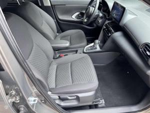 Zaļš Toyota Yaris Cross 2025 Viļņa, ar dzinēja tilpumu 1.50 L un nobraukumu 12 tūkst. km par 22500 €, foto 7 vietnē AUTOMOTO.COM.LV