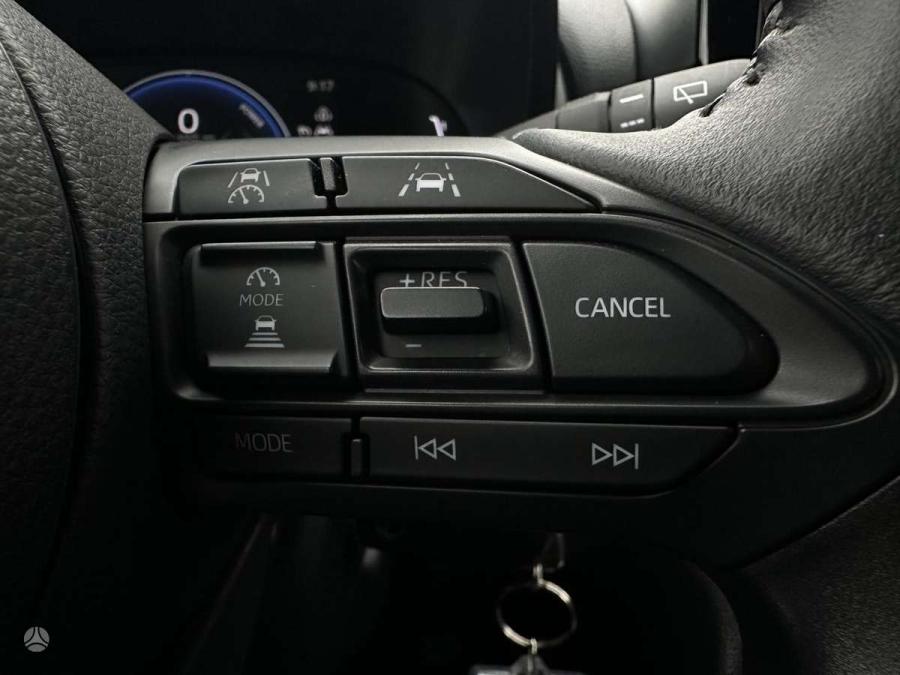 Zaļš Toyota Yaris Cross 2025 Viļņa, ar dzinēja tilpumu 1.50 L un nobraukumu 12 tūkst. km par 22500 €, foto 14 vietnē AUTOMOTO.COM.LV