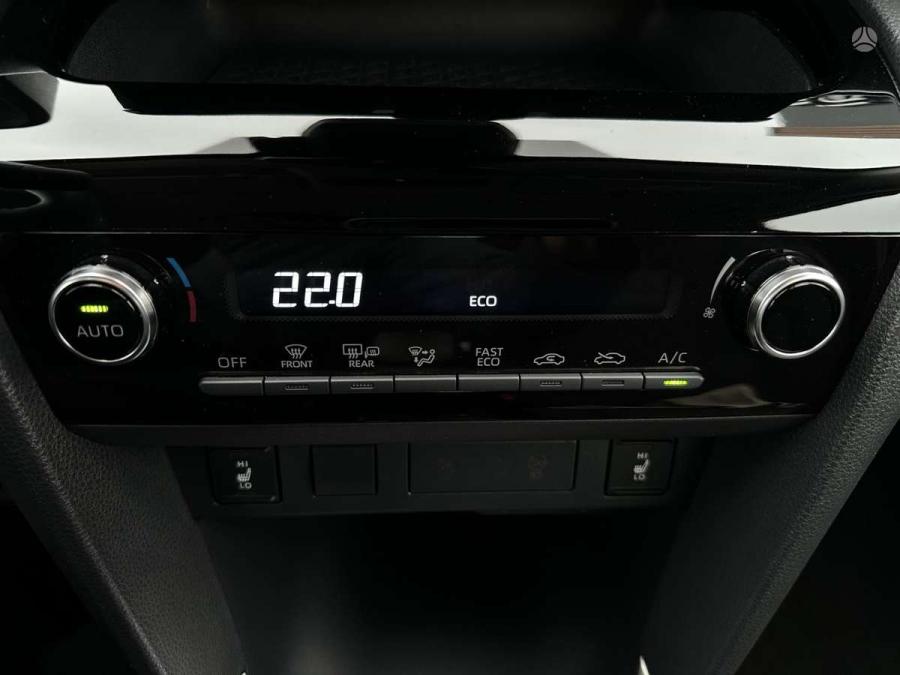 Zaļš Toyota Yaris Cross 2025 Viļņa, ar dzinēja tilpumu 1.50 L un nobraukumu 12 tūkst. km par 22500 €, foto 22 vietnē AUTOMOTO.COM.LV