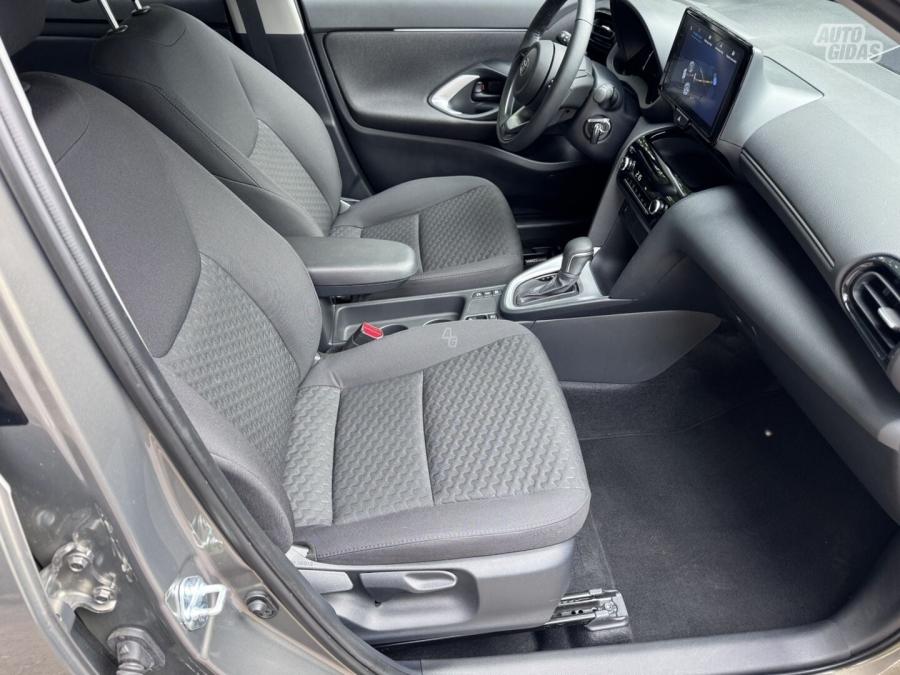 Зеленый Тойота Yaris Cross 2025 в Авиженяй, объемом двигателя 1.50 л и пробегом 19 тыс. км за 22500 €, фото 7 на AUTOMOTO.COM.LV
