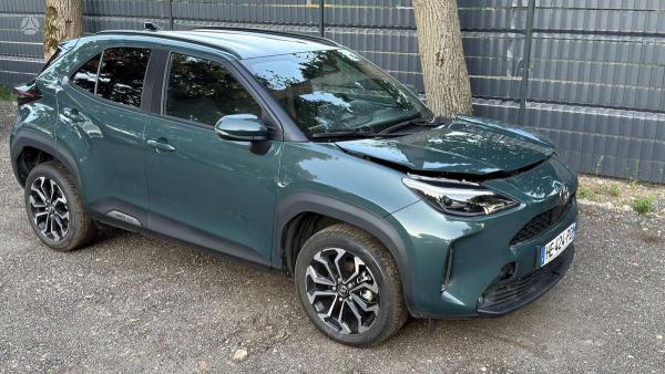 Green Toyota Yaris Cross 2025 in Jonava, with an engine capacity of 1.50 L and mileage of 10 thousand km for 10700 €, photo 2 on AUTOMOTO.COM.LV