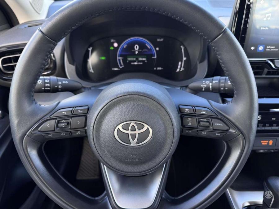 Green Toyota Yaris Cross 2025 in Vilnius, with an engine capacity of 1.50 L and mileage of 12 thousand km for 22500 €, photo 10 on AUTOMOTO.COM.LV