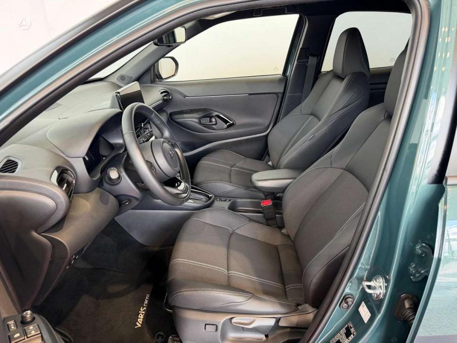 Zaļš Toyota Yaris Cross 2025 Šauļi, ar dzinēja tilpumu 1.49 L un nobraukumu 6 tūkst. km par 29500 €, foto 8 vietnē AUTOMOTO.COM.LV