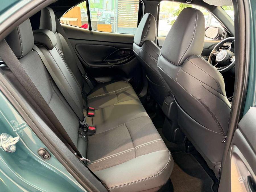 Zaļš Toyota Yaris Cross 2025 Šauļi, ar dzinēja tilpumu 1.49 L un nobraukumu 6 tūkst. km par 29500 €, foto 10 vietnē AUTOMOTO.COM.LV