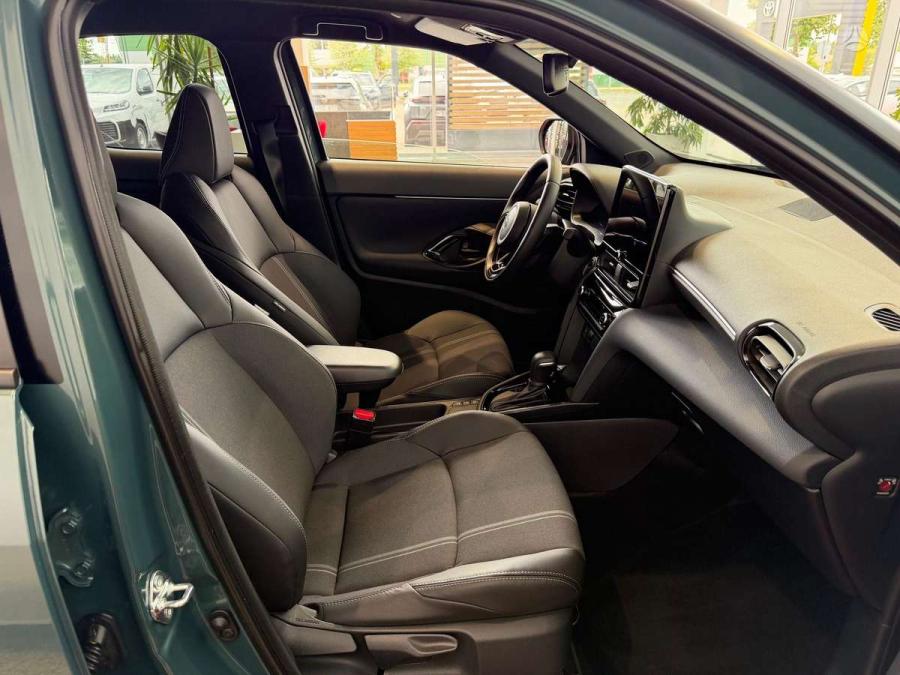 Zaļš Toyota Yaris Cross 2025 Šauļi, ar dzinēja tilpumu 1.49 L un nobraukumu 6 tūkst. km par 29500 €, foto 11 vietnē AUTOMOTO.COM.LV