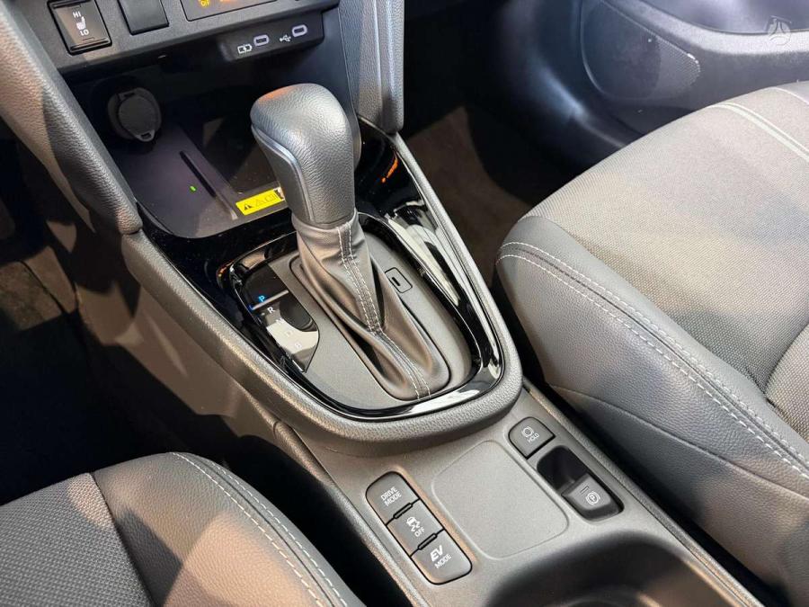 Zaļš Toyota Yaris Cross 2025 Šauļi, ar dzinēja tilpumu 1.49 L un nobraukumu 6 tūkst. km par 29500 €, foto 17 vietnē AUTOMOTO.COM.LV