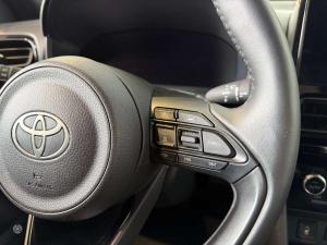 Zaļš Toyota Yaris Cross 2025 Šauļi, ar dzinēja tilpumu 1.49 L un nobraukumu 6 tūkst. km par 29500 €, foto 19 vietnē AUTOMOTO.COM.LV