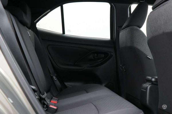 Zaļš Toyota Yaris Cross 2025 Viļņa, ar dzinēja tilpumu 1.49 L un nobraukumu 24 tūkst. km par 26900 €, foto 10 vietnē AUTOMOTO.COM.LV