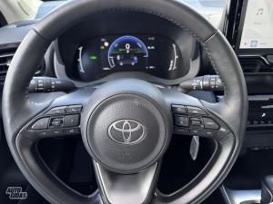 Green Toyota Yaris Cross 2025 in Avizieniai, with an engine capacity of 1.50 L and mileage of 12 thousand km for 22950 €, photo 10 on AUTOMOTO.COM.LV