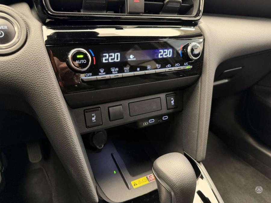 Зеленый Тойота Yaris Cross 2025 в Паневежис, объемом двигателя 1.49 л и пробегом 9 тыс. км за 28990 €, фото 24 на AUTOMOTO.COM.LV