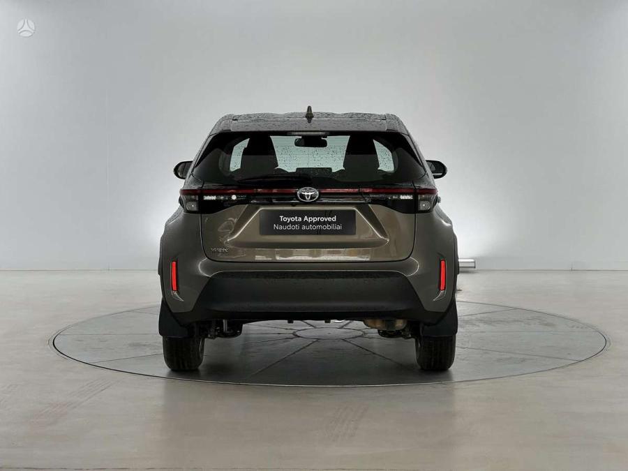 Зеленый Тойота Yaris Cross 2022 в Вильнюс, объемом двигателя 1.49 л и пробегом 85 тыс. км за 17900 €, фото 5 на AUTOMOTO.COM.LV