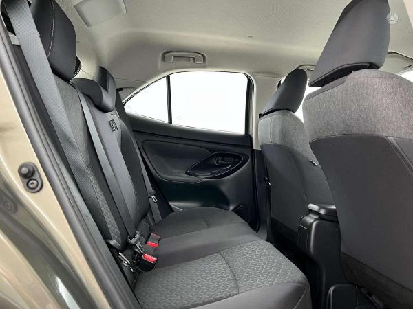 Zaļš Toyota Yaris Cross 2022 Viļņa, ar dzinēja tilpumu 1.49 L un nobraukumu 85 tūkst. km par 17900 €, foto 7 vietnē AUTOMOTO.COM.LV