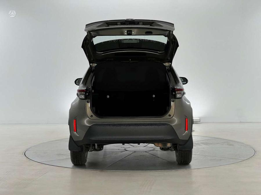 Зеленый Тойота Yaris Cross 2022 в Вильнюс, объемом двигателя 1.49 л и пробегом 85 тыс. км за 17900 €, фото 11 на AUTOMOTO.COM.LV