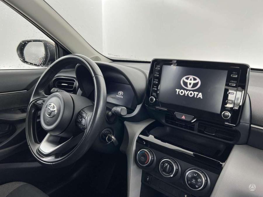 Зеленый Тойота Yaris Cross 2022 в Вильнюс, объемом двигателя 1.49 л и пробегом 85 тыс. км за 17900 €, фото 15 на AUTOMOTO.COM.LV