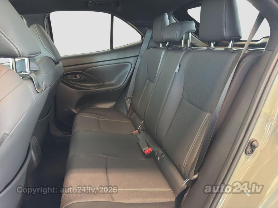 Zaļš Toyota Yaris Cross 2024 Tallina, ar dzinēja tilpumu 1.50 L un nobraukumu 24 tūkst. km par 26900 €, foto 9 vietnē AUTOMOTO.COM.LV