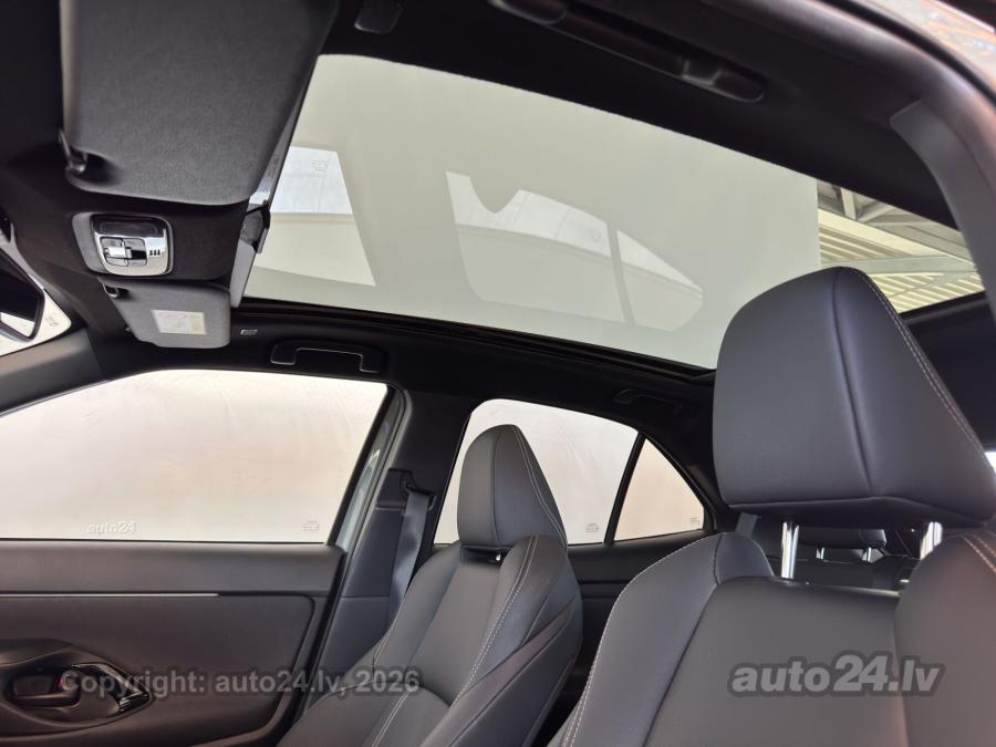 Zaļš Toyota Yaris Cross 2024 Tallina, ar dzinēja tilpumu 1.50 L un nobraukumu 24 tūkst. km par 26900 €, foto 16 vietnē AUTOMOTO.COM.LV