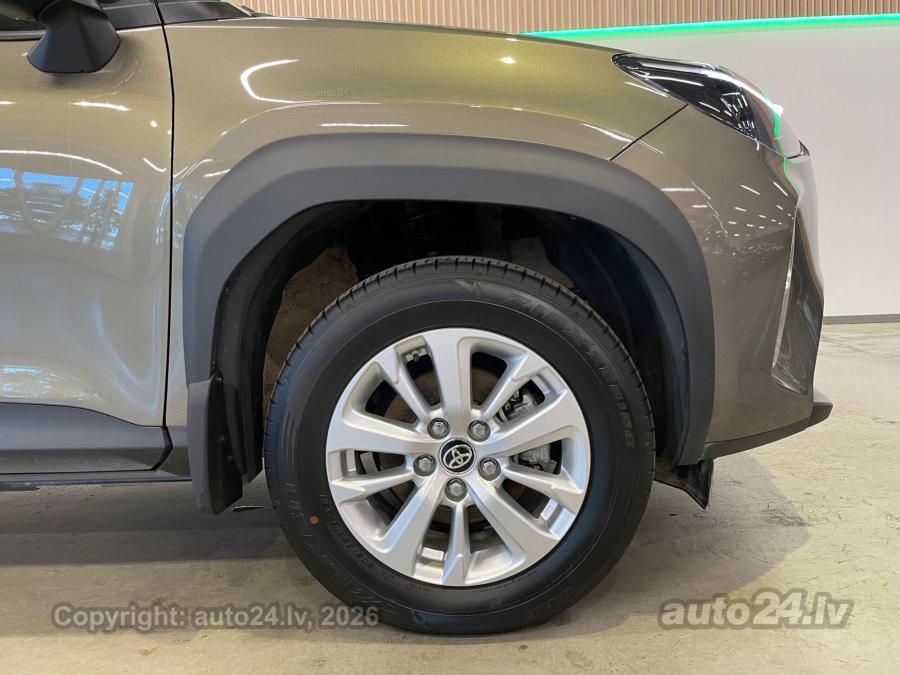 Зеленый Тойота Yaris Cross 2025 в Таллин, объемом двигателя 1.50 л и пробегом 45 тыс. км за 23990 €, фото 6 на AUTOMOTO.COM.LV