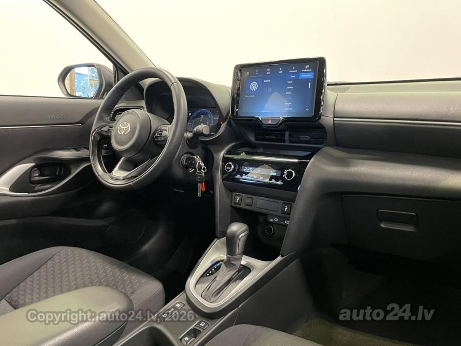 Зеленый Тойота Yaris Cross 2025 в Таллин, объемом двигателя 1.50 л и пробегом 45 тыс. км за 23990 €, фото 13 на AUTOMOTO.COM.LV