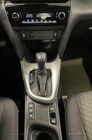Зеленый Тойота Yaris Cross 2025 в Таллин, объемом двигателя 1.50 л и пробегом 45 тыс. км за 23990 €, фото 18 на AUTOMOTO.COM.LV