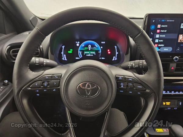 Green Toyota Yaris Cross 2025 in Rakvere, with an engine capacity of 1.49 L and mileage of 3 thousand km for 27990 €, photo 9 on AUTOMOTO.COM.LV