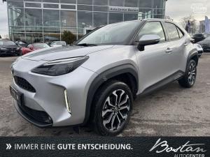 Pelēks Toyota Yaris Cross 2022 Kauņa, ar dzinēja tilpumu 1.50 L un nobraukumu 71 tūkst. km par 22194 €, foto  vietnē AUTOMOTO.COM.LV