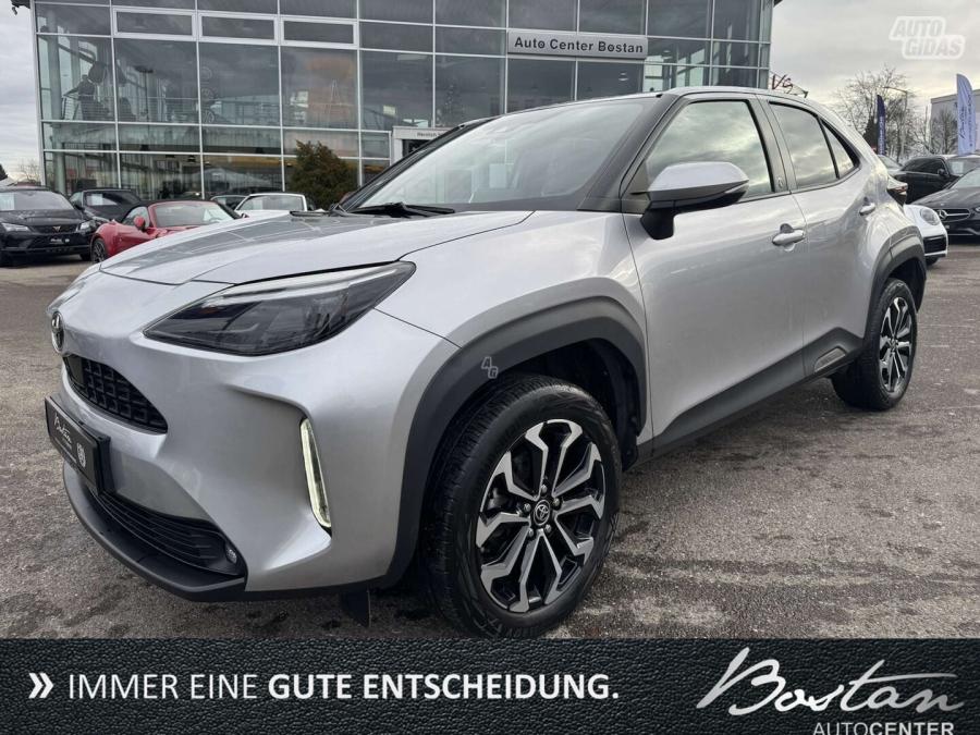 Pelēks Toyota Yaris Cross 2022 Kauņa, ar dzinēja tilpumu 1.50 L un nobraukumu 71 tūkst. km par 22194 €, foto 1 vietnē AUTOMOTO.COM.LV