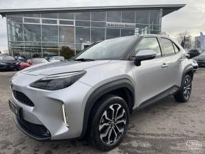 Pelēks Toyota Yaris Cross 2022 Kauņa, ar dzinēja tilpumu 1.50 L un nobraukumu 71 tūkst. km par 22194 €, foto 2 vietnē AUTOMOTO.COM.LV