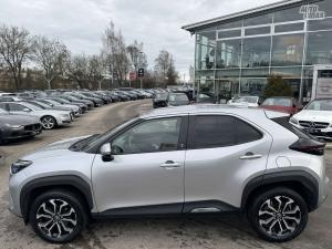 Pelēks Toyota Yaris Cross 2022 Kauņa, ar dzinēja tilpumu 1.50 L un nobraukumu 71 tūkst. km par 22194 €, foto 3 vietnē AUTOMOTO.COM.LV