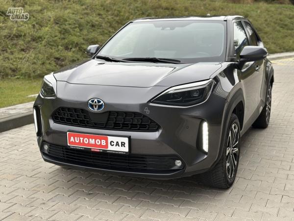 Pelēks Toyota Yaris Cross 2022 Viļņa, ar dzinēja tilpumu 1.50 L un nobraukumu 146 tūkst. km par 20700 €, foto 1 vietnē AUTOMOTO.COM.LV